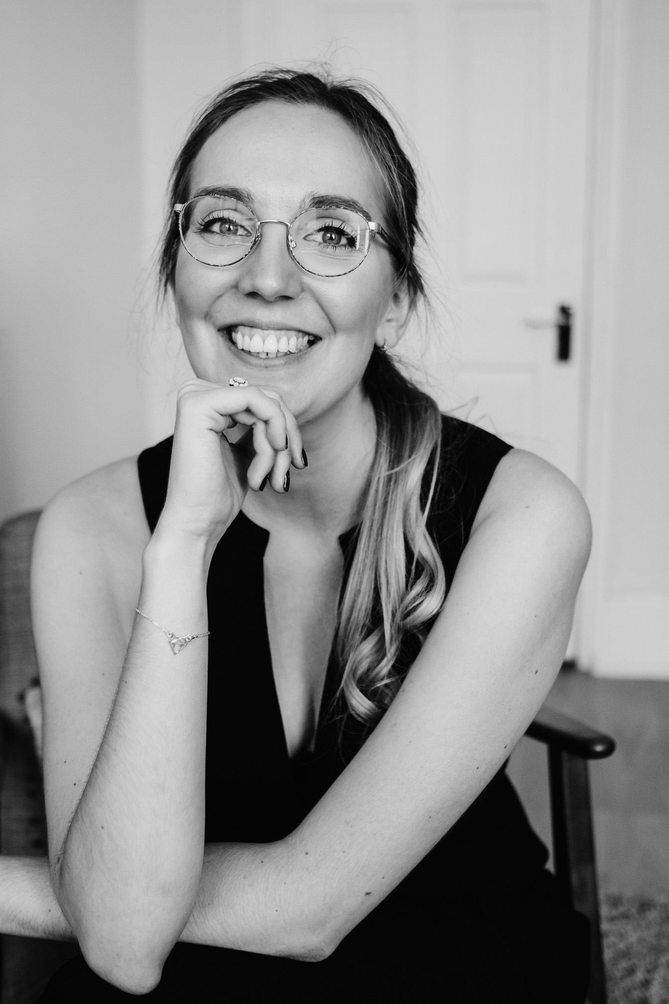 Business portraits and staff headshots by Anja Poehlmann